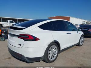 Tesla Model X 2022 Klaipėda, ar dzinēja tilpumu 0.00 L un nobraukumu 0 tūkst. km par 17700 €, foto 4 vietnē AUTOMOTO.COM.LV