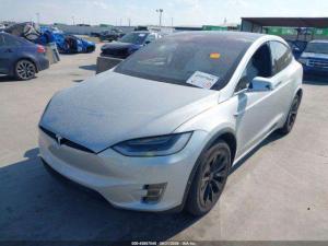 Grey Tesla Model X 2016 in Klaipeda, with an engine capacity of 0.00 L and mileage of 0 thousand km for 8100 €, photo 4 on AUTOMOTO.COM.LV