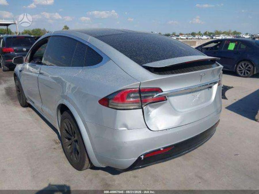 Grey Tesla Model X 2016 in Klaipeda, with an engine capacity of 0.00 L and mileage of 0 thousand km for 8100 €, photo 6 on AUTOMOTO.COM.LV