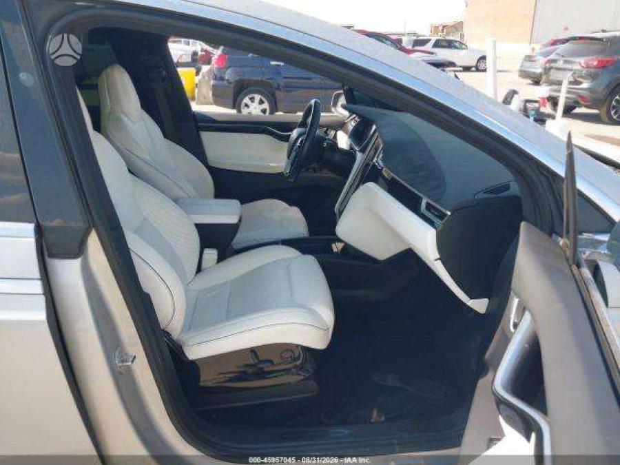 Grey Tesla Model X 2016 in Klaipeda, with an engine capacity of 0.00 L and mileage of 0 thousand km for 8100 €, photo 11 on AUTOMOTO.COM.LV
