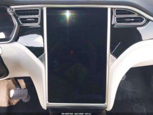 Grey Tesla Model X 2016 in Klaipeda, with an engine capacity of 0.00 L and mileage of 0 thousand km for 8100 €, photo 14 on AUTOMOTO.COM.LV