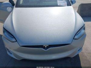 Grey Tesla Model X 2016 in Klaipeda, with an engine capacity of 0.00 L and mileage of 0 thousand km for 8100 €, photo 20 on AUTOMOTO.COM.LV