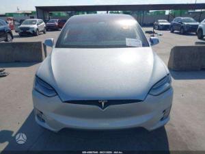 Grey Tesla Model X 2016 in Klaipeda, with an engine capacity of 0.00 L and mileage of 0 thousand km for 8100 €, photo 25 on AUTOMOTO.COM.LV