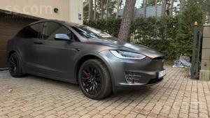 Grey Tesla Model X 2017 in Riga, with an engine capacity of 0.00 L and mileage of 190 thousand km for 31900 €, photo 4 on AUTOMOTO.COM.LV