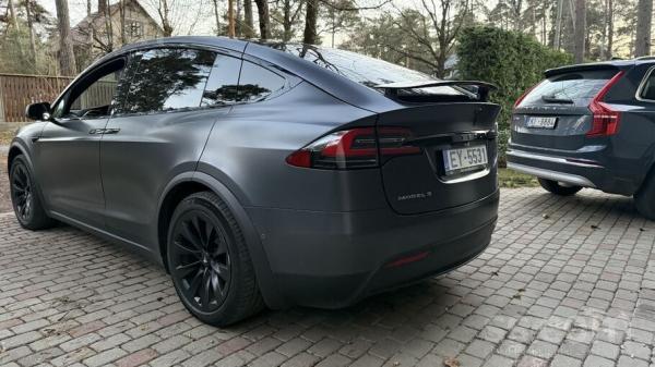 Pelēks Tesla Model X 2017 Rīga, ar dzinēja tilpumu 0.00 L un nobraukumu 190 tūkst. km par 31900 €, foto 5 vietnē AUTOMOTO.COM.LV