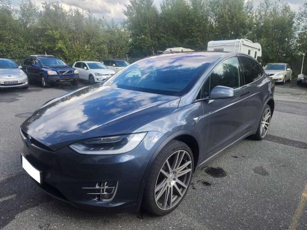 Pelēks Tesla Model X 2017 Kauņa, ar dzinēja tilpumu 0.00 L un nobraukumu 225 tūkst. km par 17999 €, foto 2 vietnē AUTOMOTO.COM.LV
