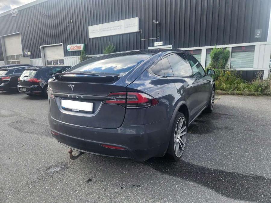 Pelēks Tesla Model X 2017 Kauņa, ar dzinēja tilpumu 0.00 L un nobraukumu 225 tūkst. km par 17999 €, foto 6 vietnē AUTOMOTO.COM.LV