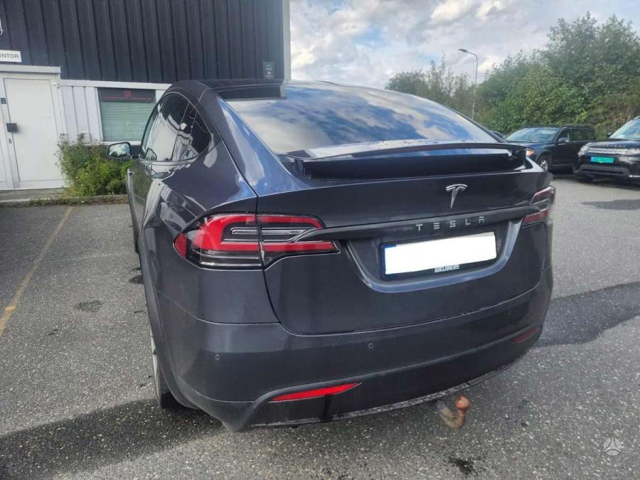 Pelēks Tesla Model X 2017 Kauņa, ar dzinēja tilpumu 0.00 L un nobraukumu 225 tūkst. km par 17999 €, foto 8 vietnē AUTOMOTO.COM.LV