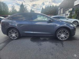 Pelēks Tesla Model X 2017 Kauņa, ar dzinēja tilpumu 0.00 L un nobraukumu 225 tūkst. km par 17999 €, foto 9 vietnē AUTOMOTO.COM.LV