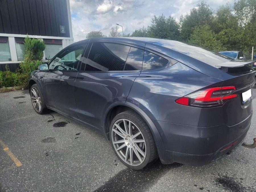 Pelēks Tesla Model X 2017 Kauņa, ar dzinēja tilpumu 0.00 L un nobraukumu 225 tūkst. km par 17999 €, foto 14 vietnē AUTOMOTO.COM.LV
