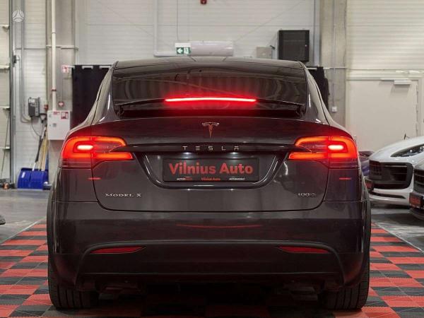 Grey Tesla Model X 2017 in Vilnius, with an engine capacity of 0.00 L and mileage of 192 thousand km for 21000 €, photo 5 on AUTOMOTO.COM.LV