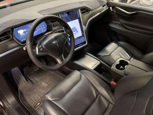 Pelēks Tesla Model X 2017 Viļņa, ar dzinēja tilpumu 0.00 L un nobraukumu 192 tūkst. km par 21000 €, foto 10 vietnē AUTOMOTO.COM.LV