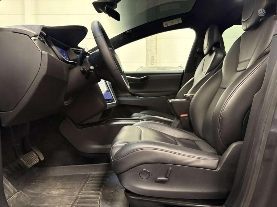 Pelēks Tesla Model X 2017 Viļņa, ar dzinēja tilpumu 0.00 L un nobraukumu 192 tūkst. km par 21000 €, foto 12 vietnē AUTOMOTO.COM.LV
