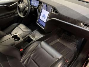 Pelēks Tesla Model X 2017 Viļņa, ar dzinēja tilpumu 0.00 L un nobraukumu 192 tūkst. km par 21000 €, foto 14 vietnē AUTOMOTO.COM.LV