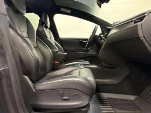 Pelēks Tesla Model X 2017 Viļņa, ar dzinēja tilpumu 0.00 L un nobraukumu 192 tūkst. km par 21000 €, foto 15 vietnē AUTOMOTO.COM.LV