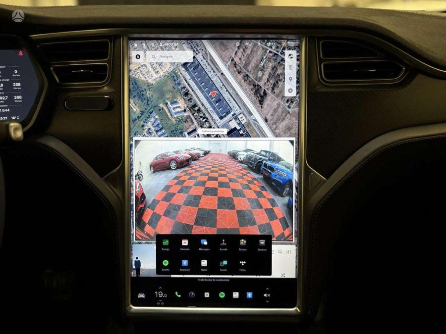 Pelēks Tesla Model X 2017 Viļņa, ar dzinēja tilpumu 0.00 L un nobraukumu 192 tūkst. km par 21000 €, foto 24 vietnē AUTOMOTO.COM.LV