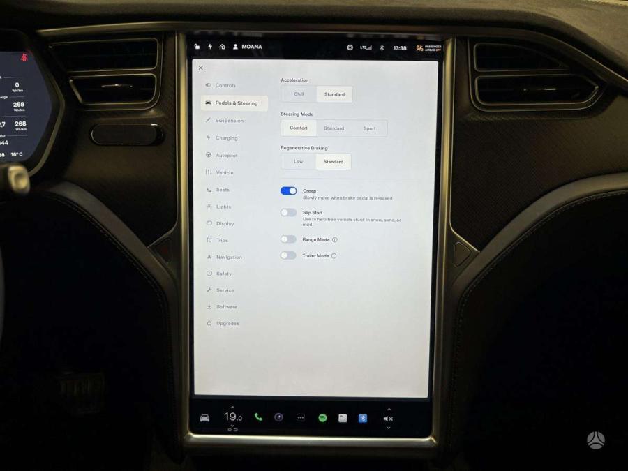 Pelēks Tesla Model X 2017 Viļņa, ar dzinēja tilpumu 0.00 L un nobraukumu 192 tūkst. km par 21000 €, foto 28 vietnē AUTOMOTO.COM.LV