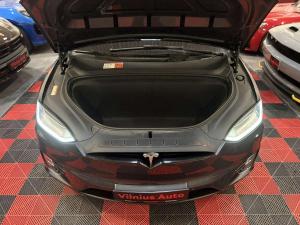 Pelēks Tesla Model X 2017 Viļņa, ar dzinēja tilpumu 0.00 L un nobraukumu 192 tūkst. km par 21000 €, foto 36 vietnē AUTOMOTO.COM.LV