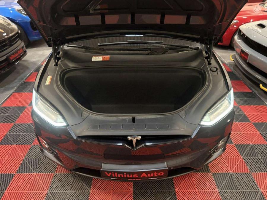Pelēks Tesla Model X 2017 Viļņa, ar dzinēja tilpumu 0.00 L un nobraukumu 192 tūkst. km par 21000 €, foto 36 vietnē AUTOMOTO.COM.LV