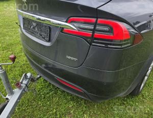 Grey Tesla Model X 2017 in Jelgava, with an engine capacity of 0.00 L and mileage of 259 thousand km for 18000 €, photo 5 on AUTOMOTO.COM.LV