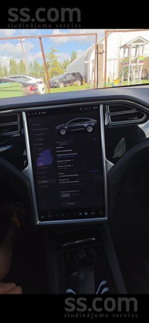 Grey Tesla Model X 2017 in Jelgava, with an engine capacity of 0.00 L and mileage of 259 thousand km for 18000 €, photo 7 on AUTOMOTO.COM.LV