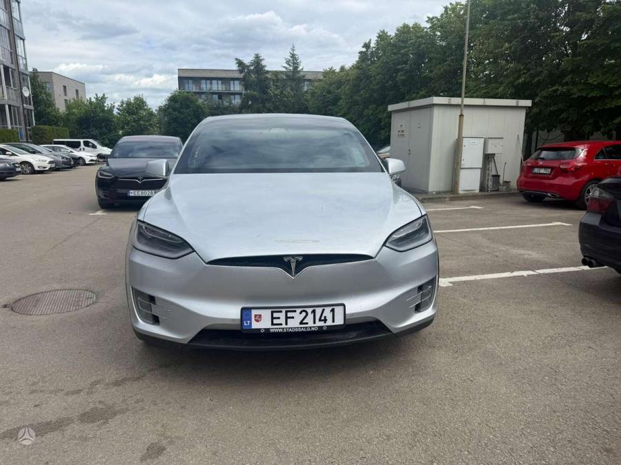 Pelēks Tesla Model X 2017 Kauņa, ar dzinēja tilpumu 0.00 L un nobraukumu 178 tūkst. km par 22000 €, foto 3 vietnē AUTOMOTO.COM.LV