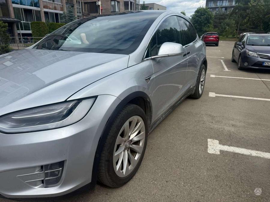 Pelēks Tesla Model X 2017 Kauņa, ar dzinēja tilpumu 0.00 L un nobraukumu 178 tūkst. km par 22000 €, foto 7 vietnē AUTOMOTO.COM.LV