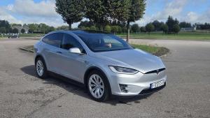 Grey Tesla Model X 2017 in Kaunas, with an engine capacity of 0.00 L and mileage of 251 thousand km for 23500 €, photo  on AUTOMOTO.COM.LV