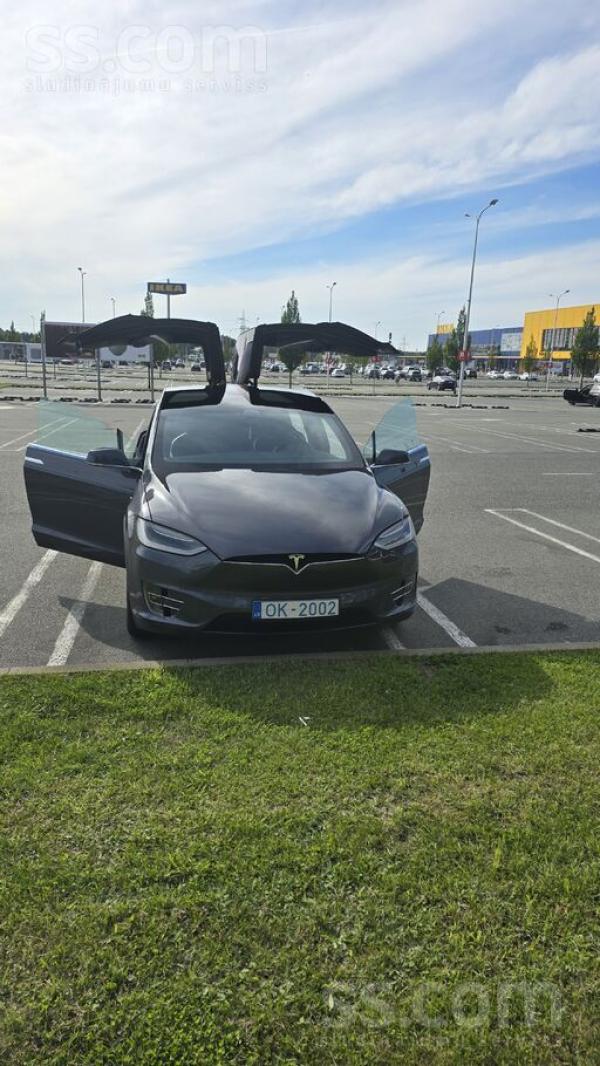 Pelēks Tesla Model X 2018 Rīga, ar dzinēja tilpumu 0.00 L un nobraukumu 209 tūkst. km par 22500 €, foto 10 vietnē AUTOMOTO.COM.LV