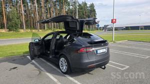 Grey Tesla Model X 2018 in Riga, with an engine capacity of 0.00 L and mileage of 209 thousand km for 21000 €, photo 14 on AUTOMOTO.COM.LV