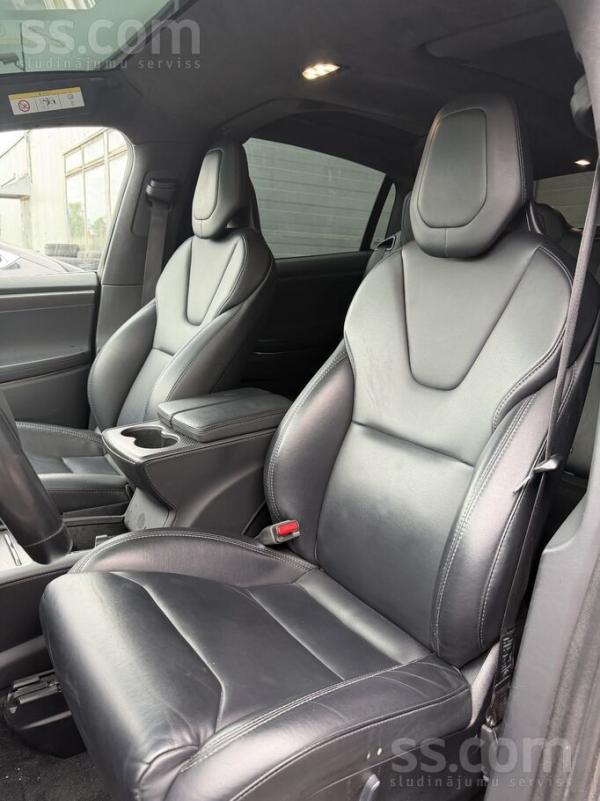 Pelēks Tesla Model X 2019 Rīga, ar dzinēja tilpumu 0.00 L un nobraukumu 164 tūkst. km par 29777 €, foto 5 vietnē AUTOMOTO.COM.LV