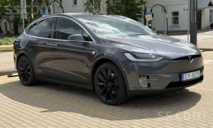 Grey Tesla Model X 2020 in Riga, with an engine capacity of 0.00 L and mileage of 144 thousand km for 33777 €, photo 3 on AUTOMOTO.COM.LV