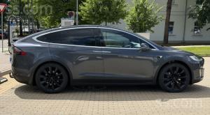 Grey Tesla Model X 2020 in Riga, with an engine capacity of 0.00 L and mileage of 144 thousand km for 33777 €, photo 6 on AUTOMOTO.COM.LV