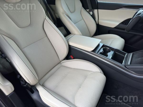 Pelēks Tesla Model X 2023 Rīga, ar dzinēja tilpumu 0.00 L un nobraukumu 52 tūkst. km par 71990 €, foto 6 vietnē AUTOMOTO.COM.LV