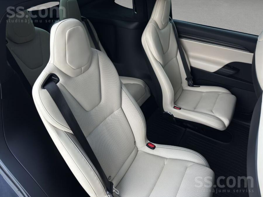 Pelēks Tesla Model X 2023 Rīga, ar dzinēja tilpumu 0.00 L un nobraukumu 52 tūkst. km par 71990 €, foto 12 vietnē AUTOMOTO.COM.LV