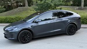 Grey Tesla Model X 2018 in Jurmala, with an engine capacity of 0.00 L and mileage of 100 thousand km for 27000 €, photo 5 on AUTOMOTO.COM.LV