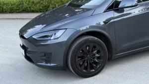Grey Tesla Model X 2018 in Jurmala, with an engine capacity of 0.00 L and mileage of 100 thousand km for 27000 €, photo 6 on AUTOMOTO.COM.LV
