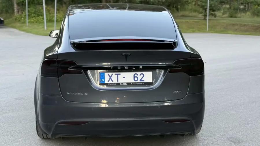 Grey Tesla Model X 2018 in Jurmala, with an engine capacity of 0.00 L and mileage of 100 thousand km for 27000 €, photo 10 on AUTOMOTO.COM.LV