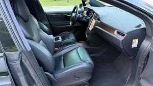 Grey Tesla Model X 2018 in Jurmala, with an engine capacity of 0.00 L and mileage of 100 thousand km for 27000 €, photo 18 on AUTOMOTO.COM.LV