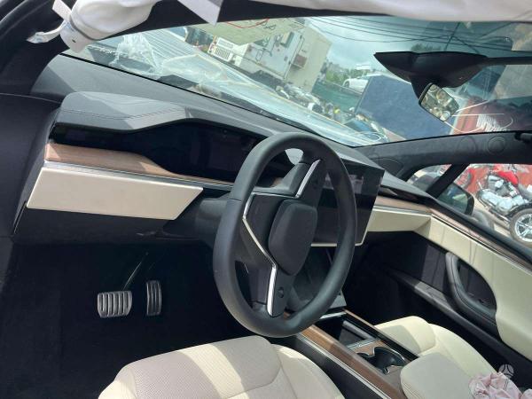 Pelēks Tesla Model X 2023 Kauņa, ar dzinēja tilpumu 0.00 L un nobraukumu 70 tūkst. km par 25800 €, foto 8 vietnē AUTOMOTO.COM.LV