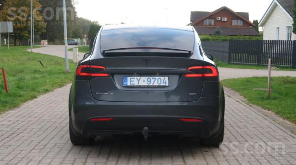 Tesla Model X 2016 Rīga vietnē Pelēks Tesla Model X 2016 Rīga, ar dzinēja tilpumu 0.00 L un nobraukumu 149 tūkst. km par 20900 €, foto 6 vietnē AUTOMOTO.COM.LV