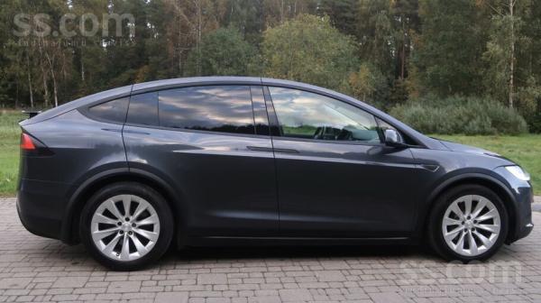 Tesla Model X 2016 Rīga vietnē Pelēks Tesla Model X 2016 Rīga, ar dzinēja tilpumu 0.00 L un nobraukumu 149 tūkst. km par 20900 €, foto 8 vietnē AUTOMOTO.COM.LV