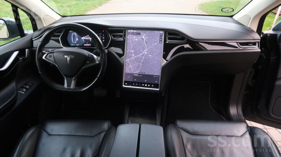 Grey Tesla Model X 2016 in Riga, with an engine capacity of 0.00 L and mileage of 149 thousand km for 20900 €, photo 16 on AUTOMOTO.COM.LV