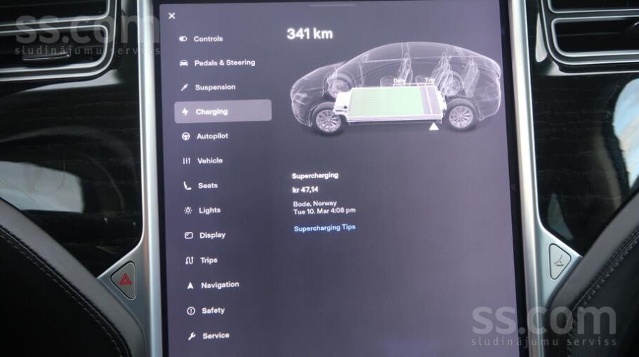 Grey Tesla Model X 2016 in Riga, with an engine capacity of 0.00 L and mileage of 149 thousand km for 20900 €, photo 22 on AUTOMOTO.COM.LV