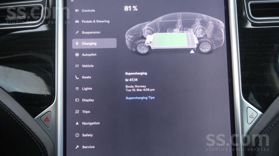 Grey Tesla Model X 2016 in Riga, with an engine capacity of 0.00 L and mileage of 149 thousand km for 20900 €, photo 23 on AUTOMOTO.COM.LV
