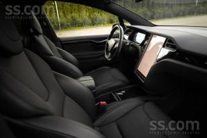 Grey Tesla Model X 2018 in Ogre, with an engine capacity of 0.00 L and mileage of 180 thousand km for 24000 €, photo 2 on AUTOMOTO.COM.LV