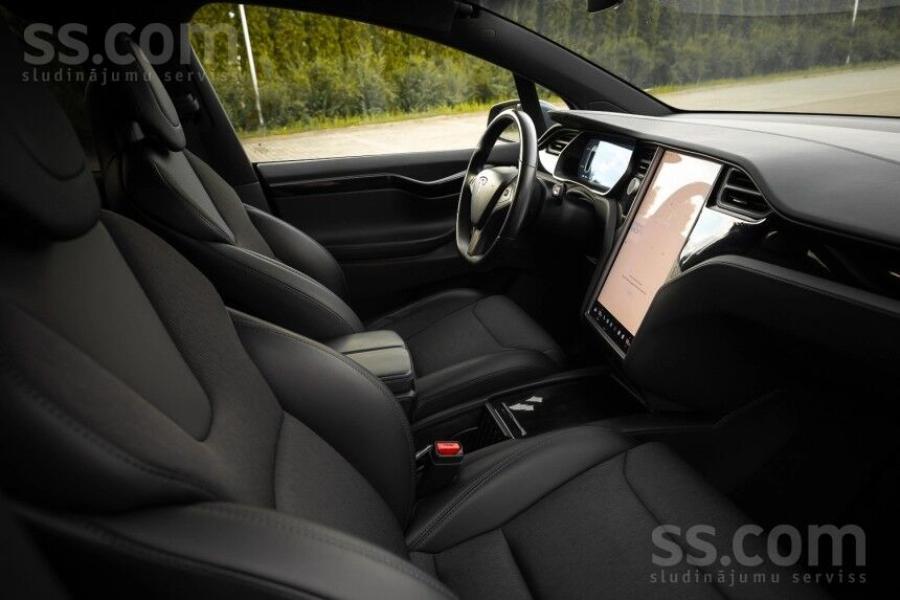 Grey Tesla Model X 2018 in Ogre, with an engine capacity of 0.00 L and mileage of 180 thousand km for 24000 €, photo 2 on AUTOMOTO.COM.LV