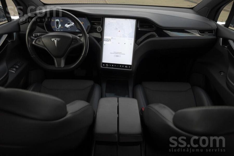 Grey Tesla Model X 2018 in Ogre, with an engine capacity of 0.00 L and mileage of 180 thousand km for 24000 €, photo 8 on AUTOMOTO.COM.LV