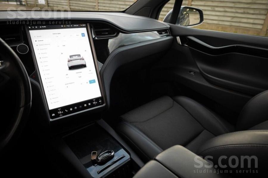 Grey Tesla Model X 2018 in Ogre, with an engine capacity of 0.00 L and mileage of 180 thousand km for 24000 €, photo 12 on AUTOMOTO.COM.LV