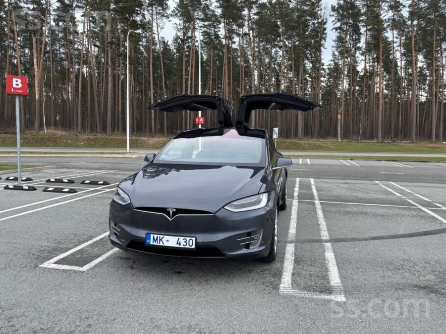 Grey Tesla Model X 2018 in Ogre, with an engine capacity of 0.00 L and mileage of 180 thousand km for 24000 €, photo 18 on AUTOMOTO.COM.LV